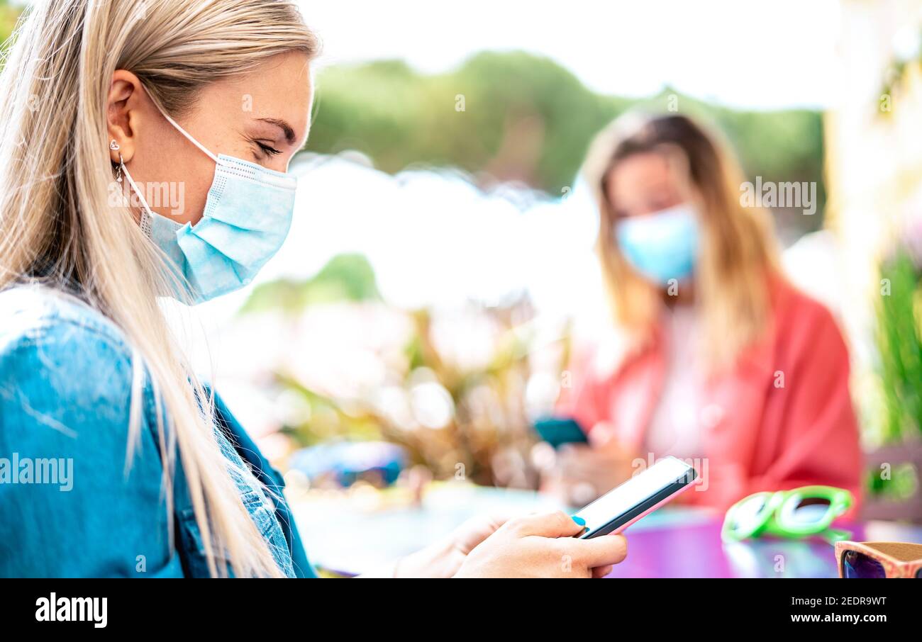 Zoomers hi-res stock photography and images - Alamy