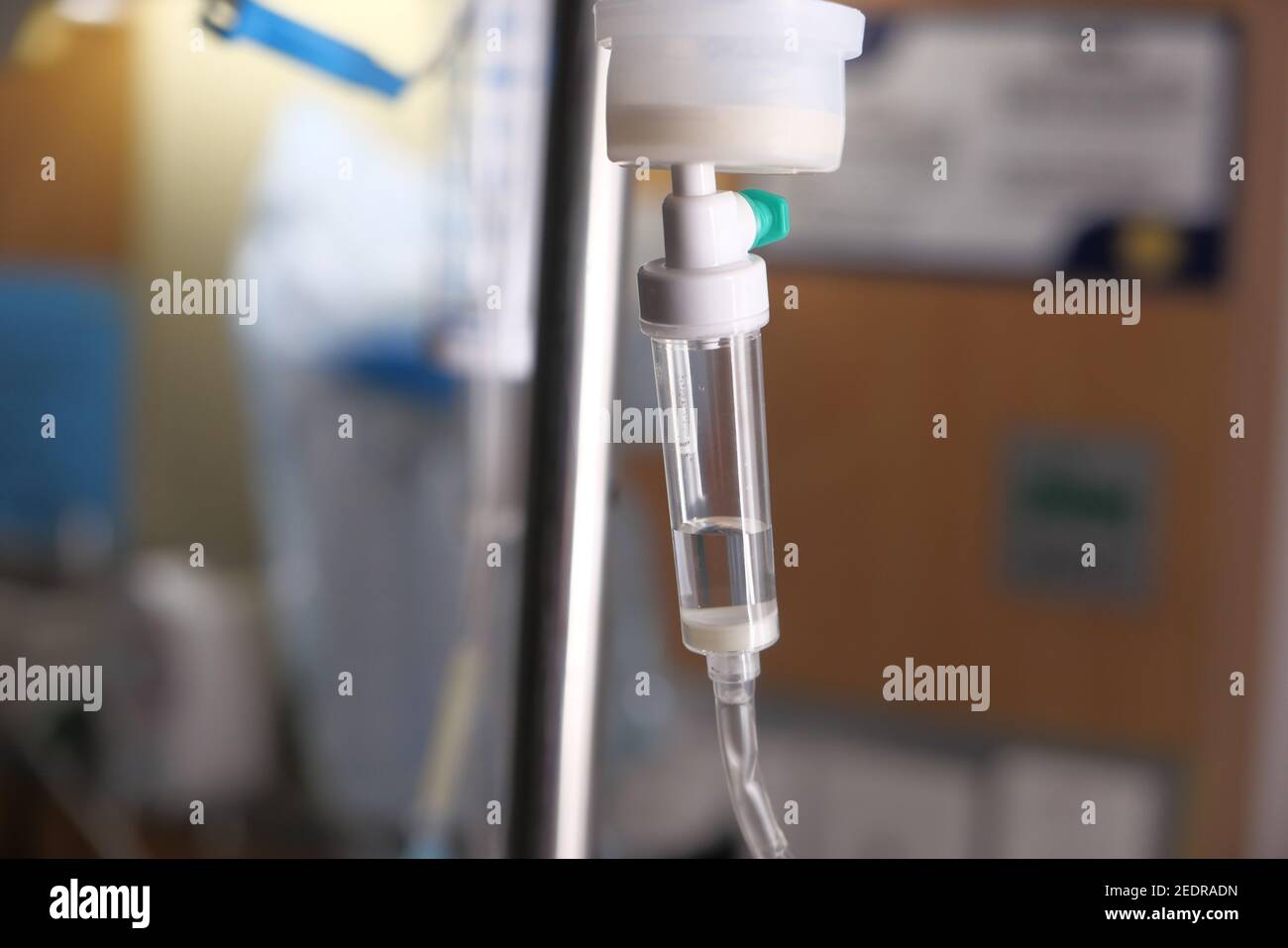 Hospital drip clear fluid hi-res stock photography and images - Alamy