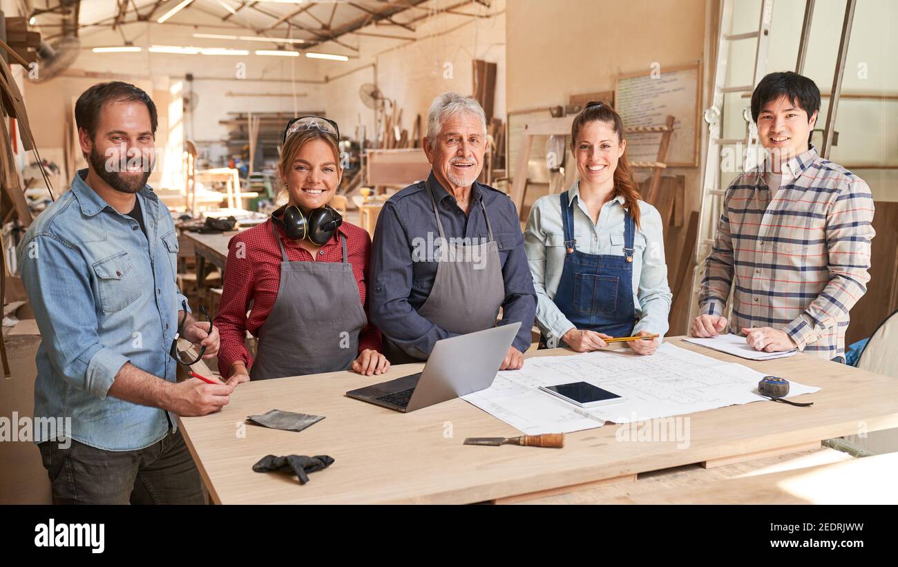 Carpentry team people plan hi-res stock photography and images - Alamy