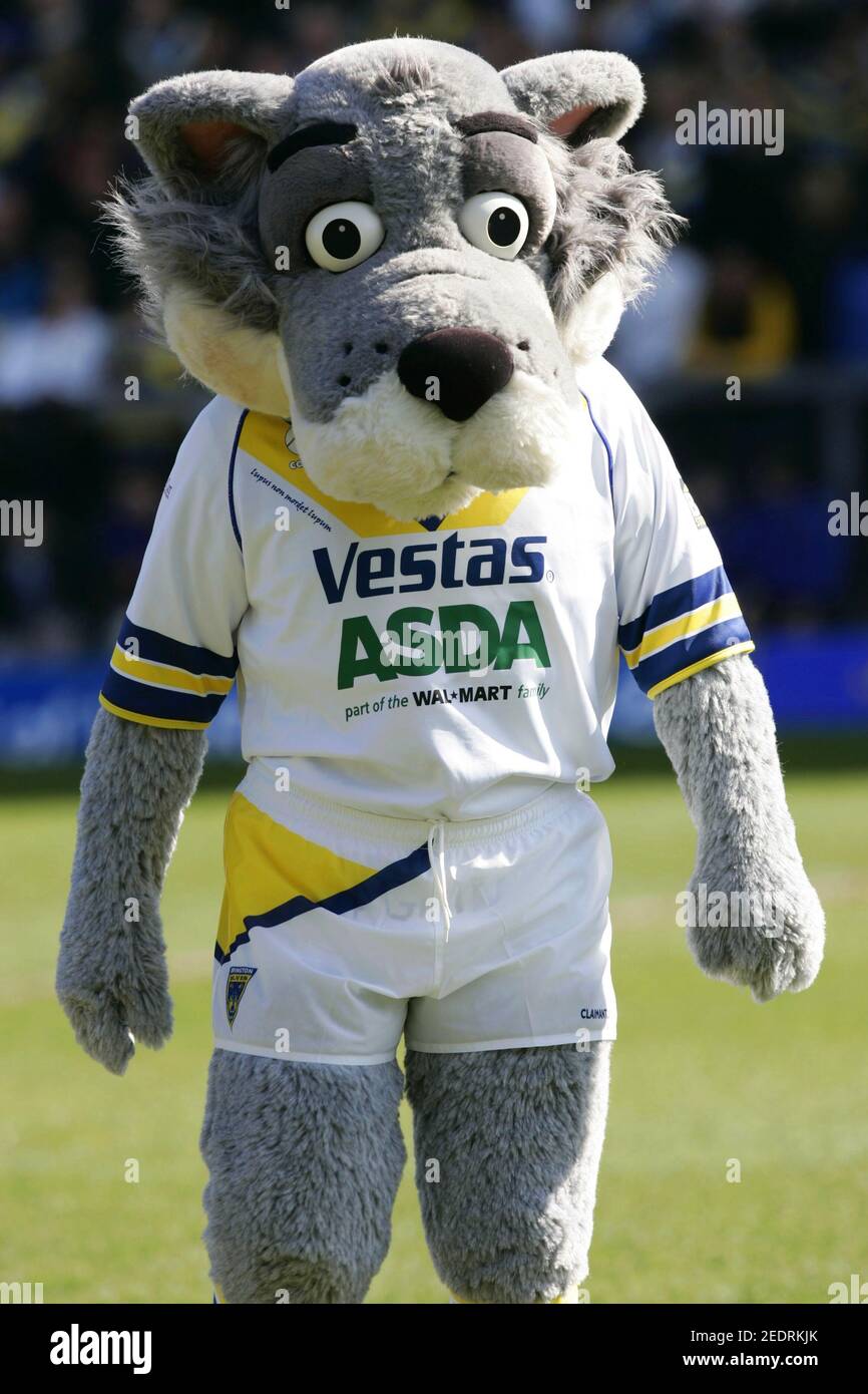 Warrington wolves v celtic crusaders hi-res stock photography and ...