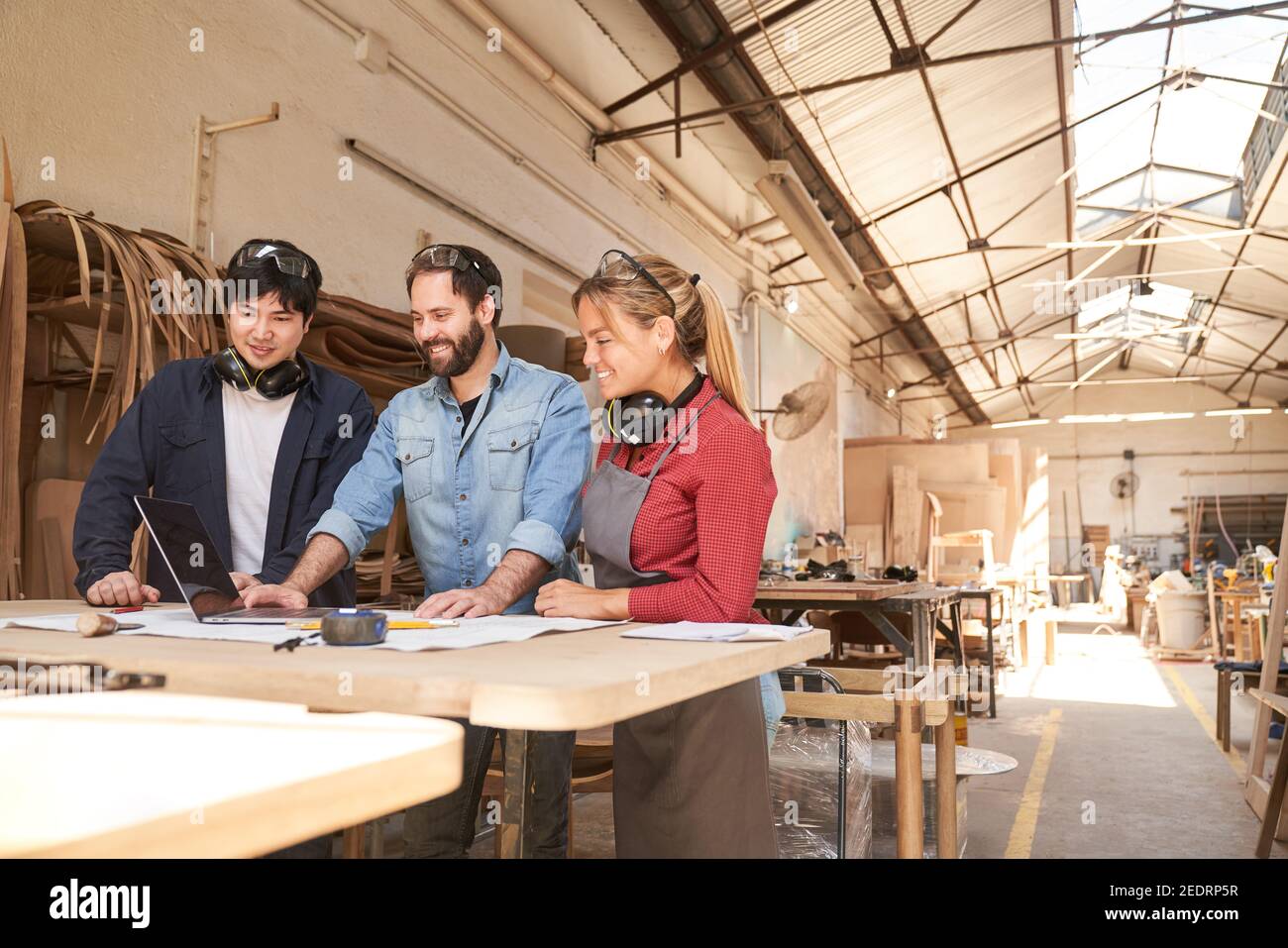 Carpentry team people plan hi-res stock photography and images - Alamy