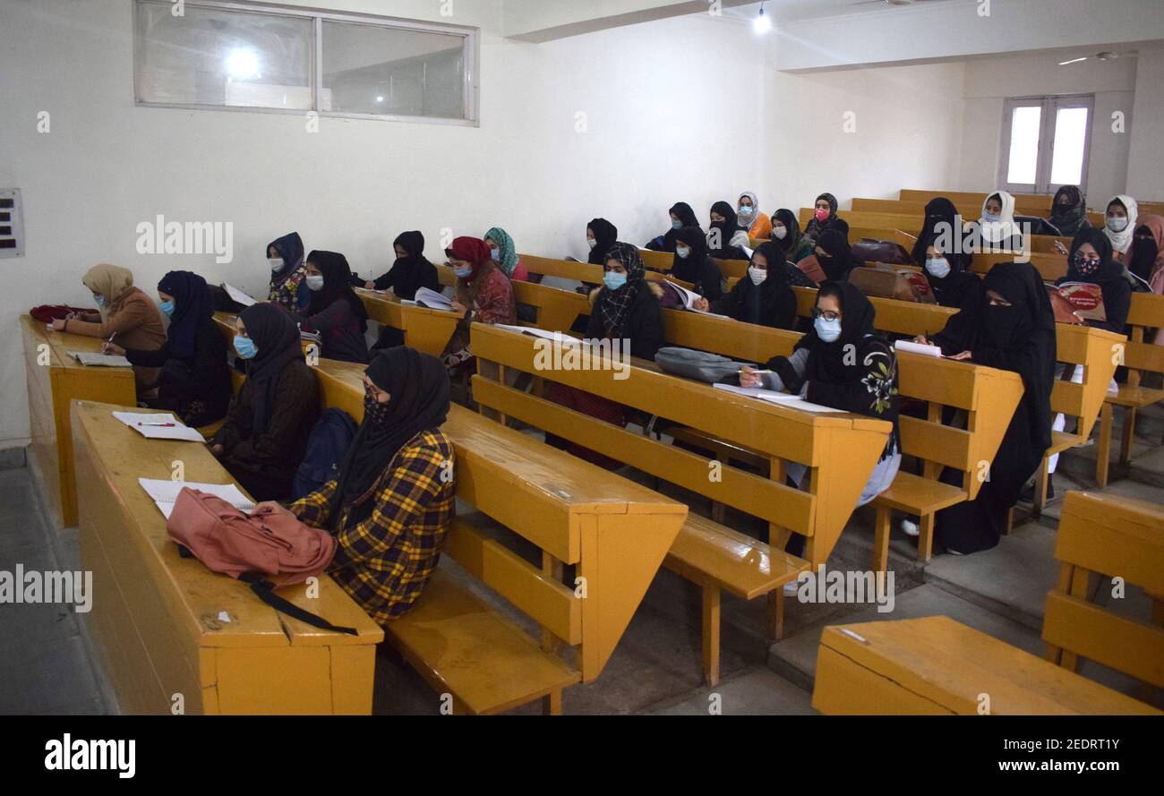 College students in india classroom hi-res stock photography and images ...