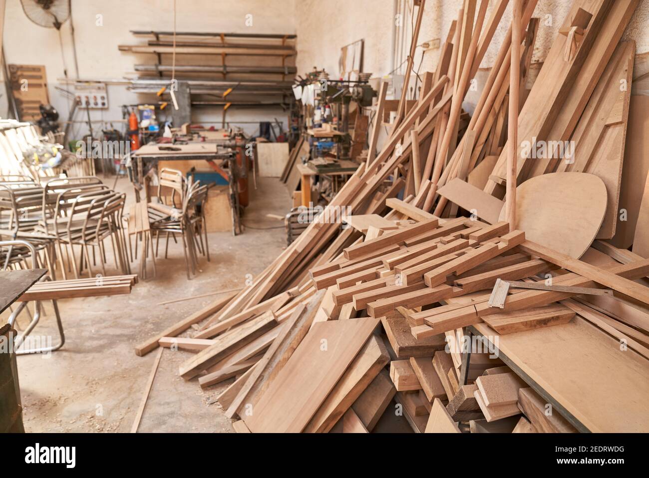 Joinery class hi-res stock photography and images - Alamy