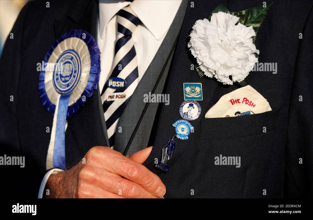 Peterborough united mascot hi-res stock photography and images - Alamy