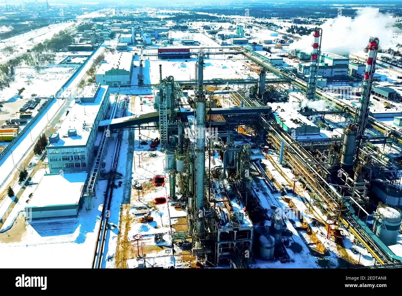 Oil engineer snow hi-res stock photography and images - Alamy