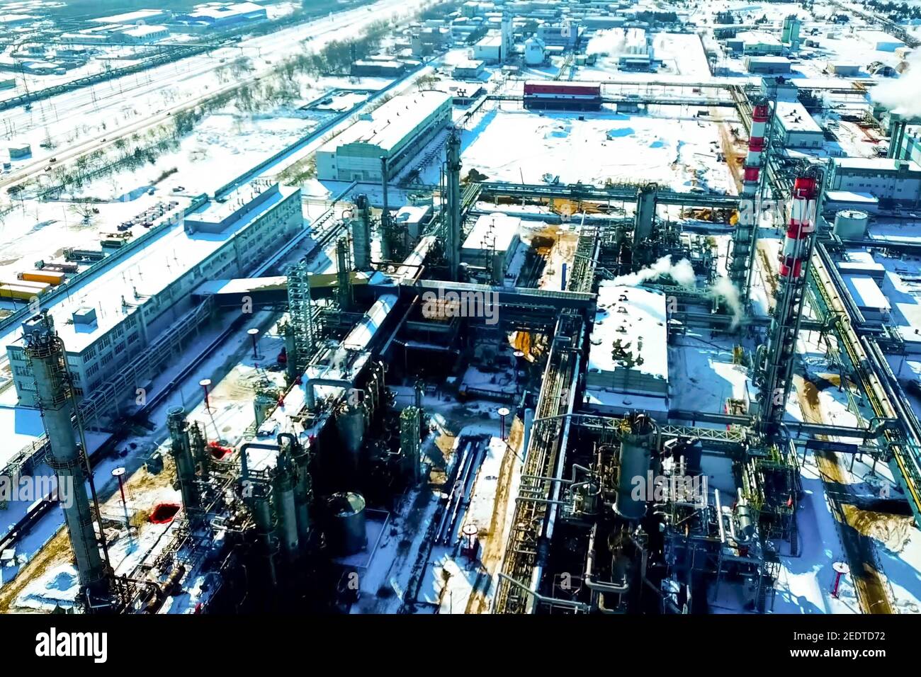 Oil engineer snow hi-res stock photography and images - Alamy