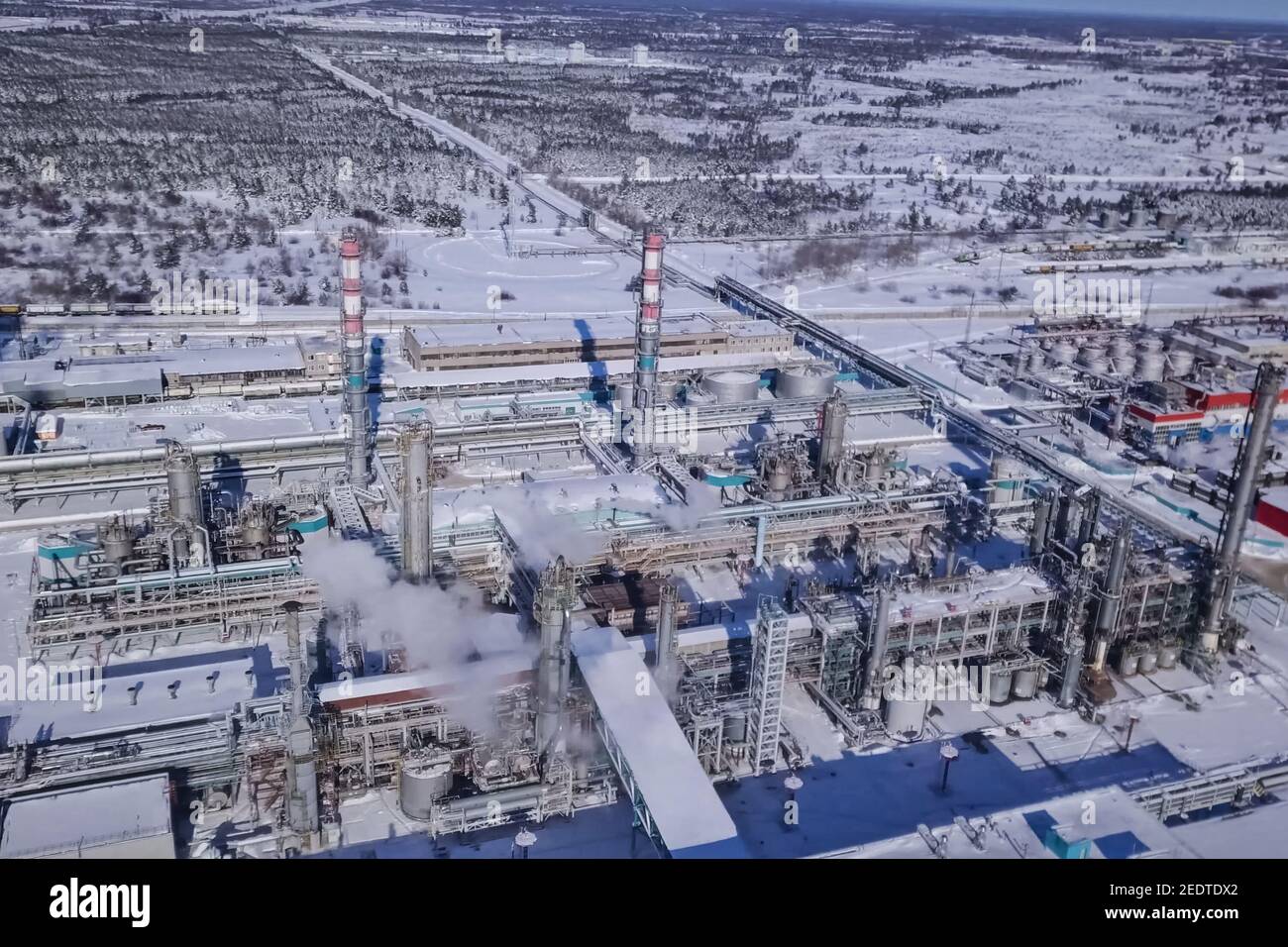 top view of the oil refinery and petrochemical plant in winter Stock ...