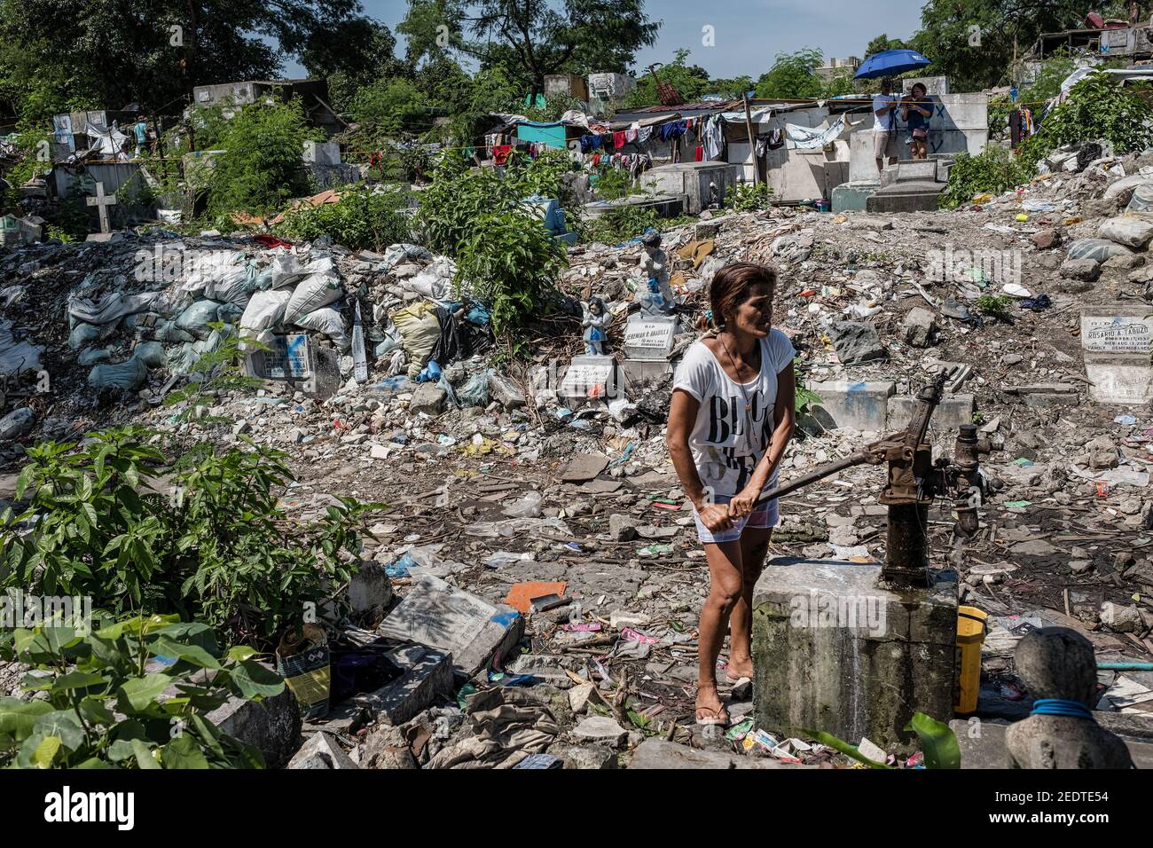 Philippines homeless hi-res stock photography and images - Alamy