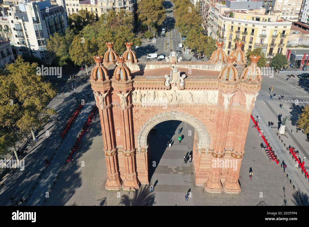 Aerial view of Triumph Arch of Barcelona, Spain Stock Photo - Alamy