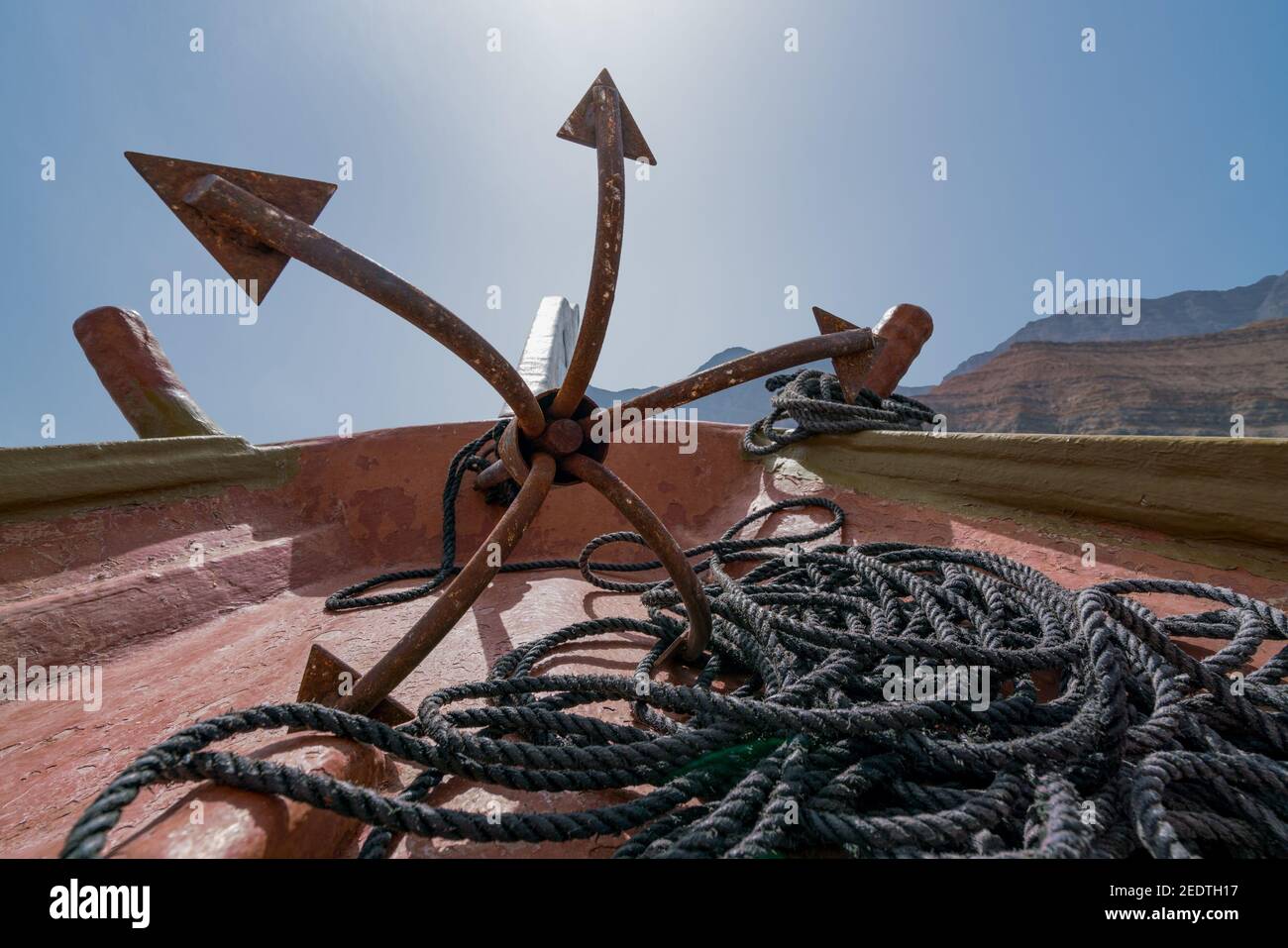 Dhow boat sailing in arabian gulf hi-res stock photography and images ...