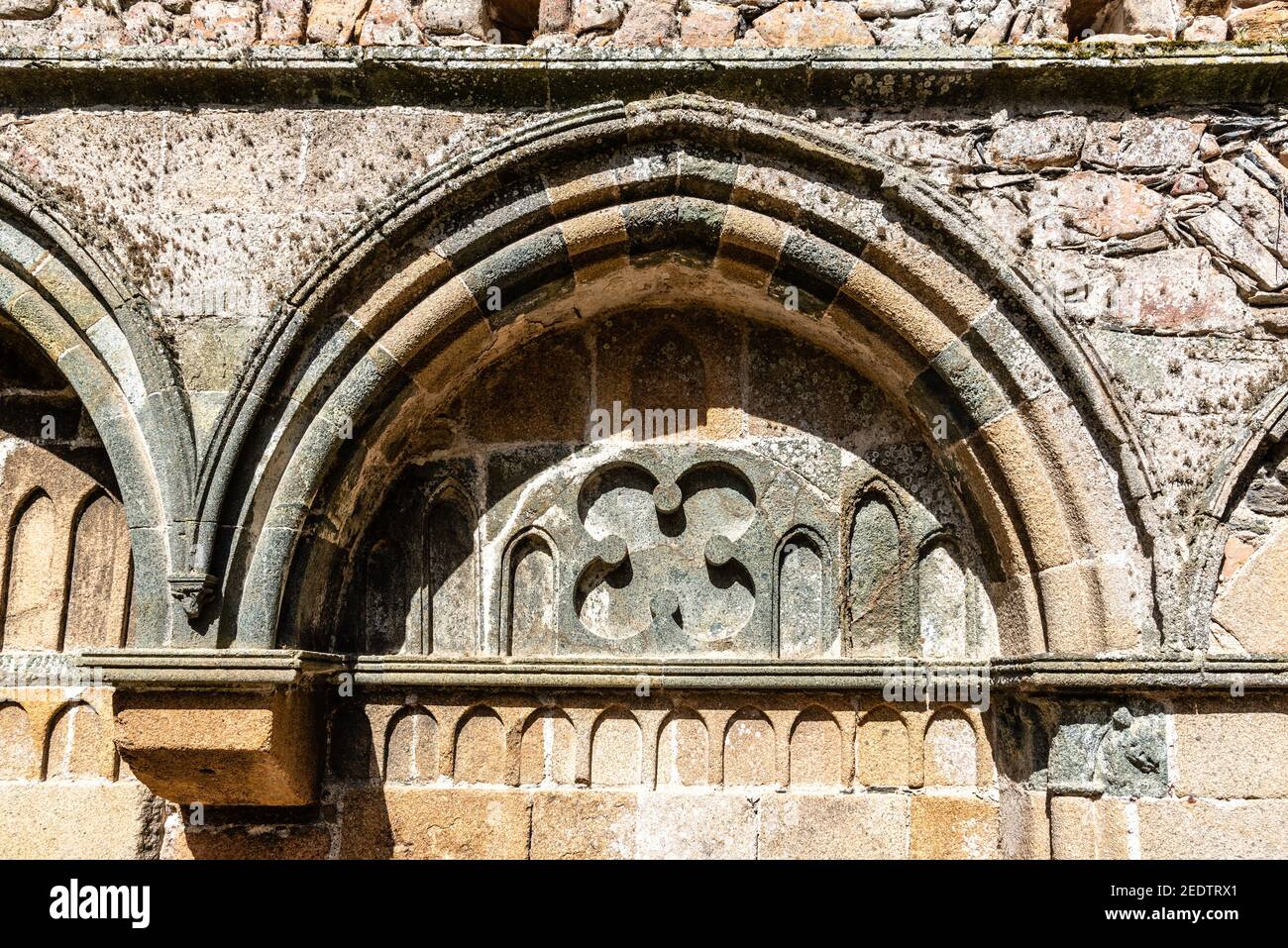 Arch of stone in medieval abbey. Full frame Stock Photo - Alamy