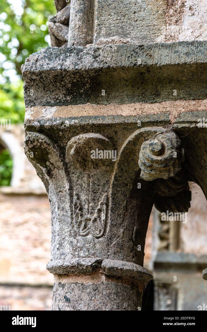 Romanesque capital in medieval abbey. Full frame Stock Photo - Alamy