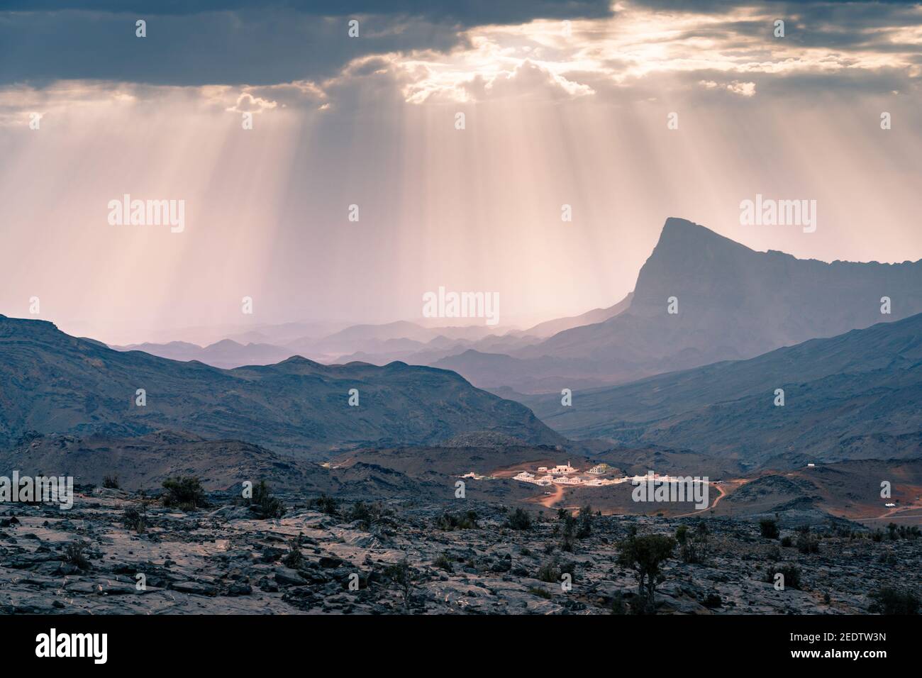 Epic desert hi-res stock photography and images - Alamy