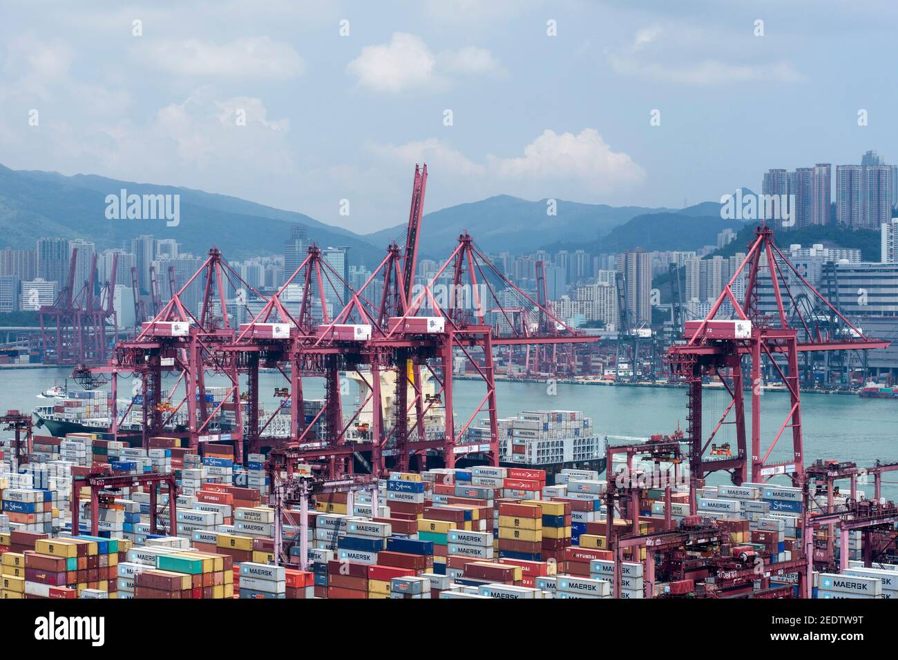 Kwai chung container terminal hi-res stock photography and images - Alamy