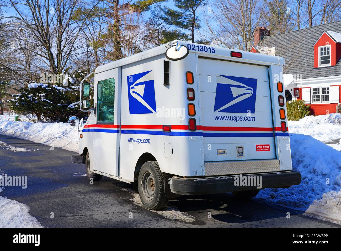 Usps truck winter hi-res stock photography and images - Alamy