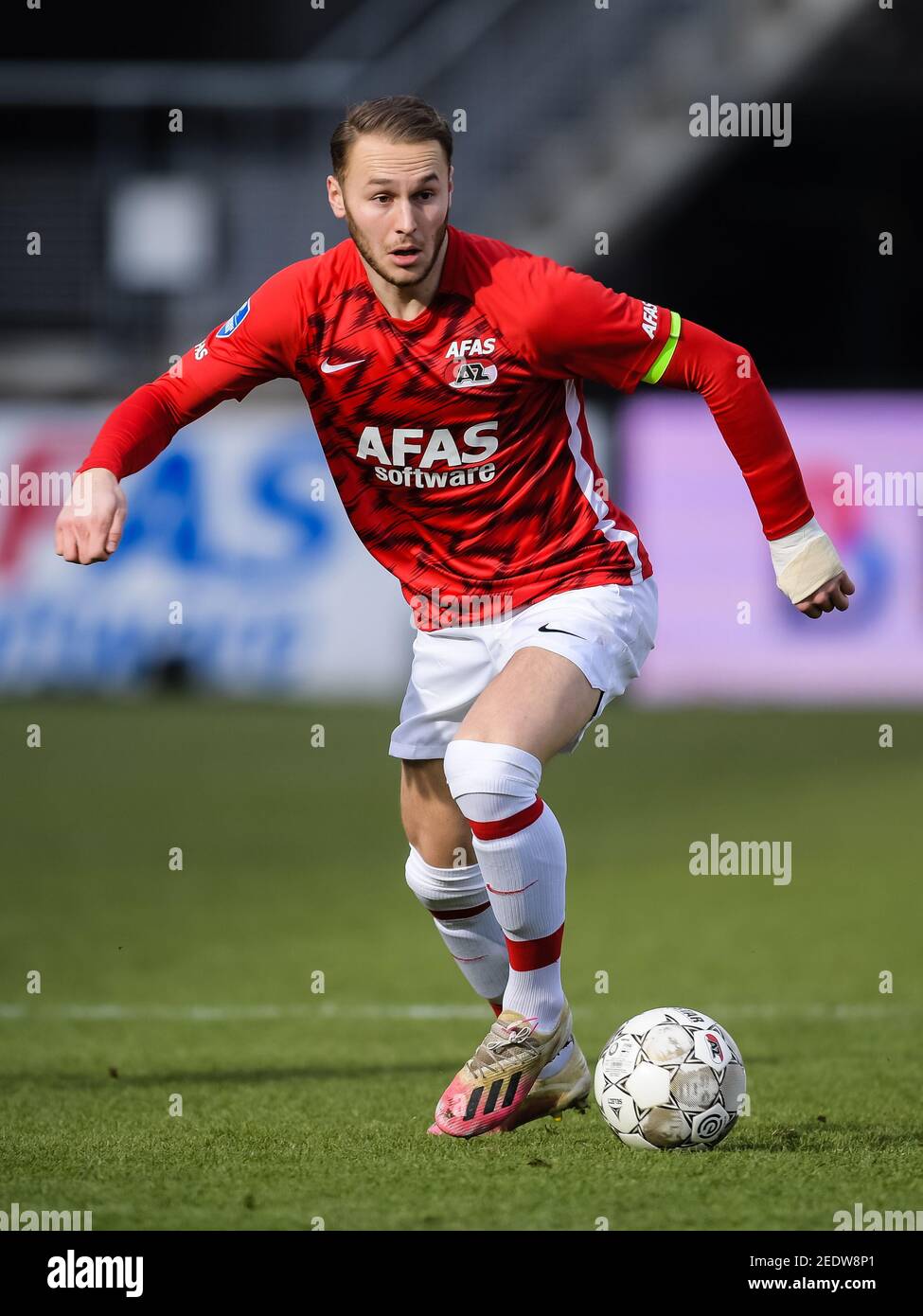 ALKMAAR, NETHERLANDS - FEBRUARY 14: Teun Koopmeiners of AZ during the ...