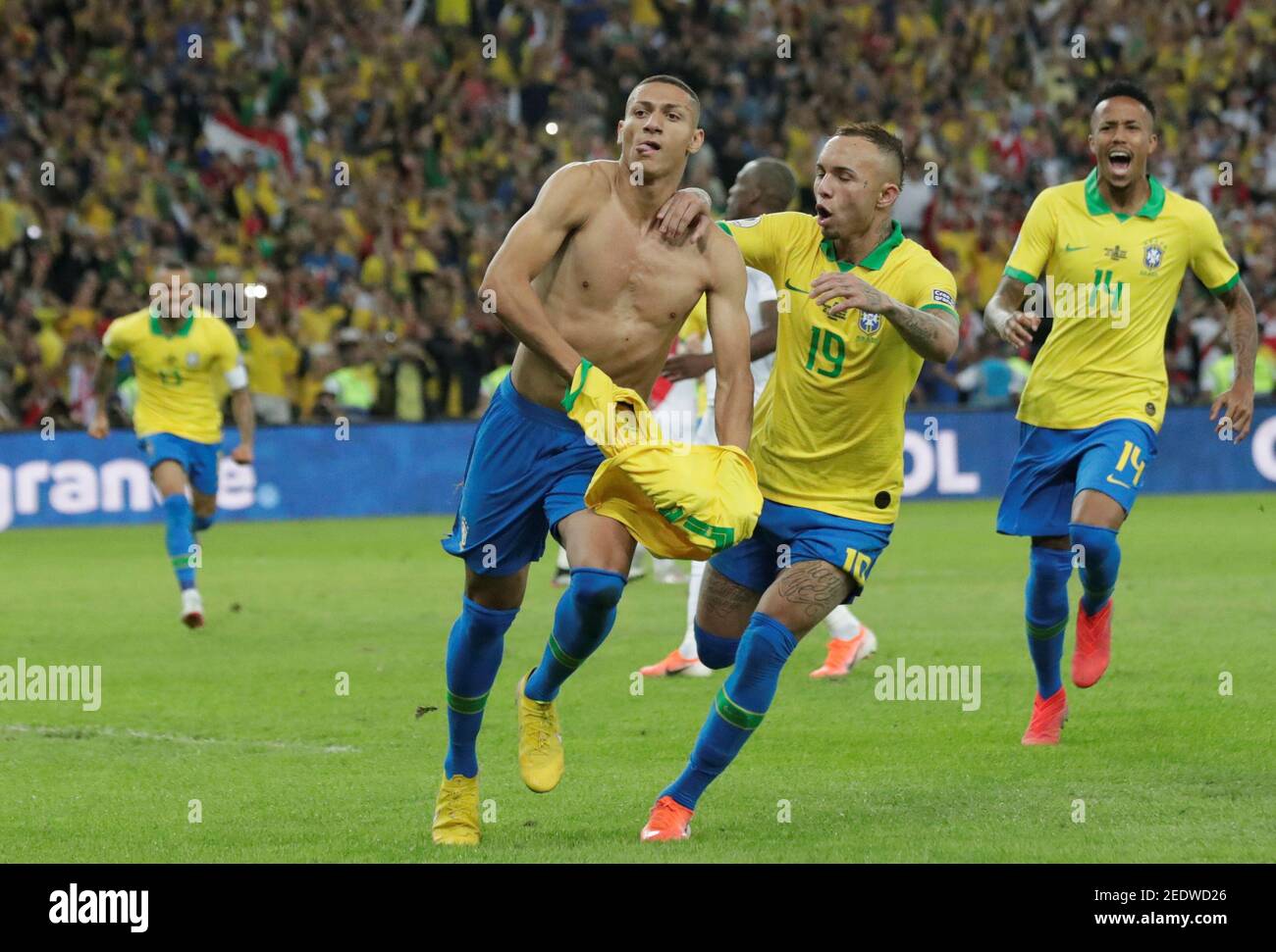 Militao richarlison goal hi-res stock photography and images - Alamy