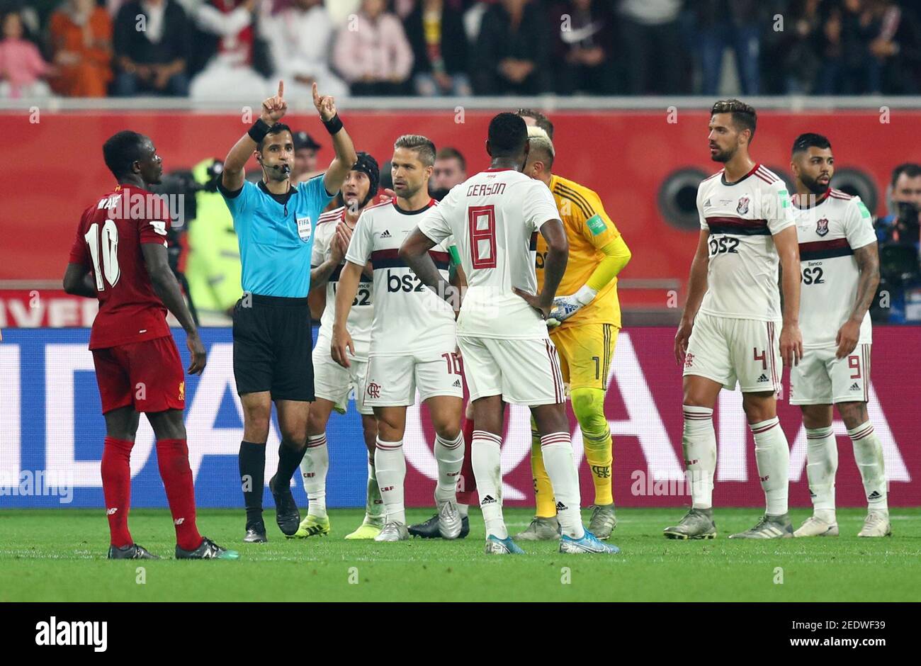 Referee signals for var hi-res stock photography and images - Alamy
