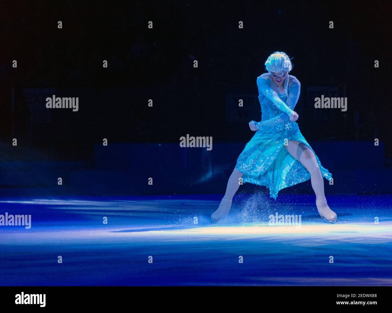 Elsa frozen costume hi-res stock photography and images - Alamy