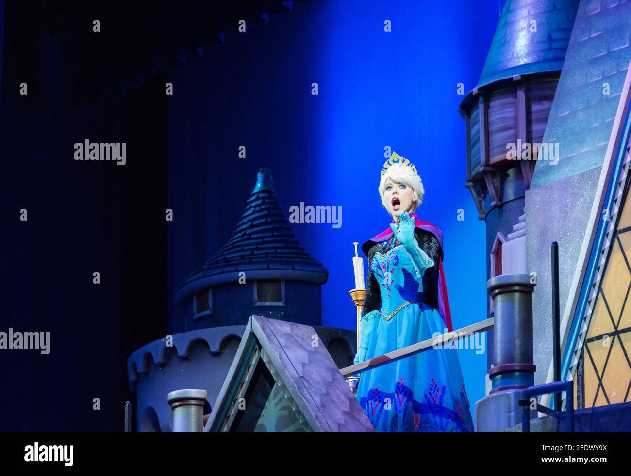 Elsa frozen ice skating hi-res stock photography and images - Alamy