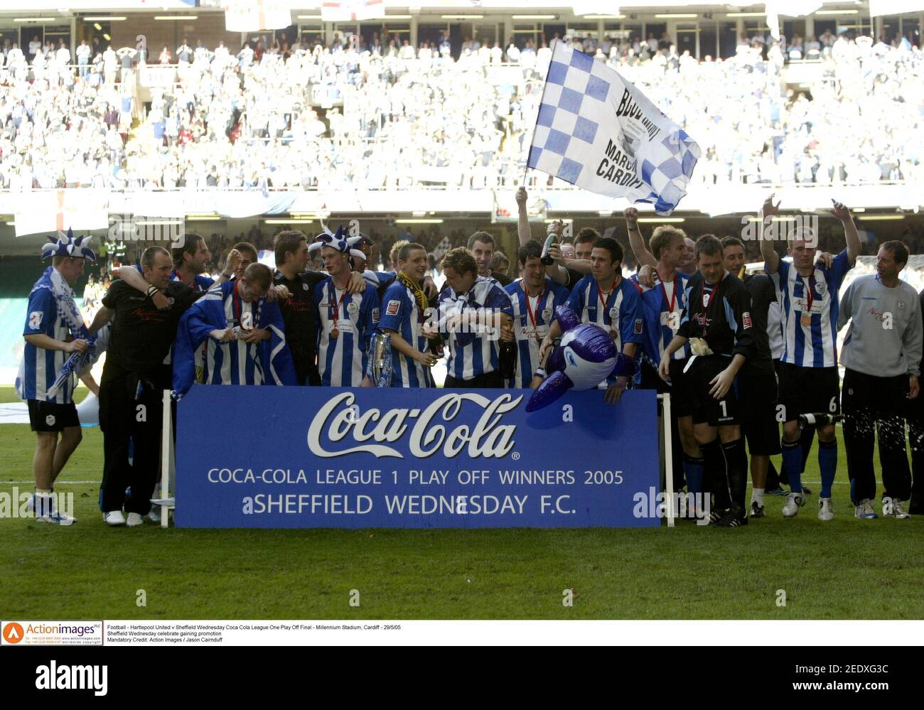 Sheffield wednesday celebrate hi-res stock photography and images - Alamy
