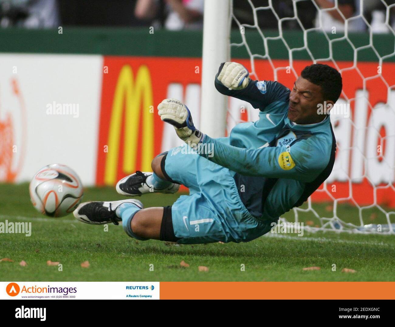 Holland goalkeeper boy waterman hi-res stock photography and images - Alamy