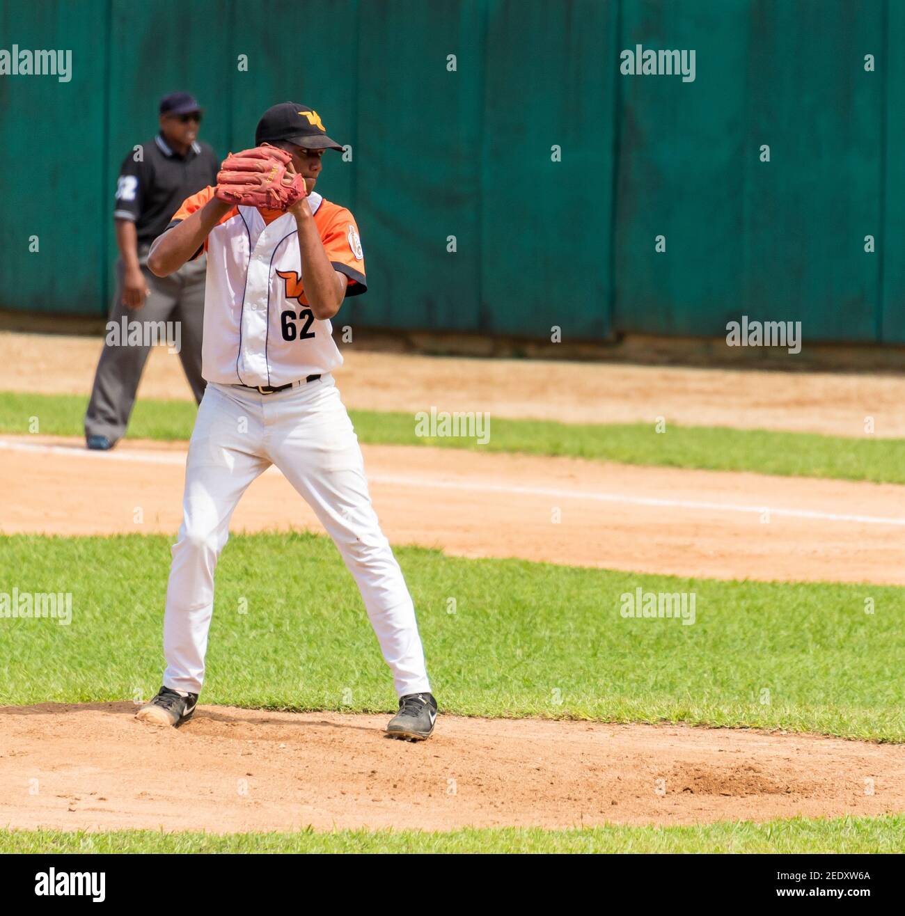 Cuban baseball: Industriales vs Villa Clara in the stadium Sandino ...
