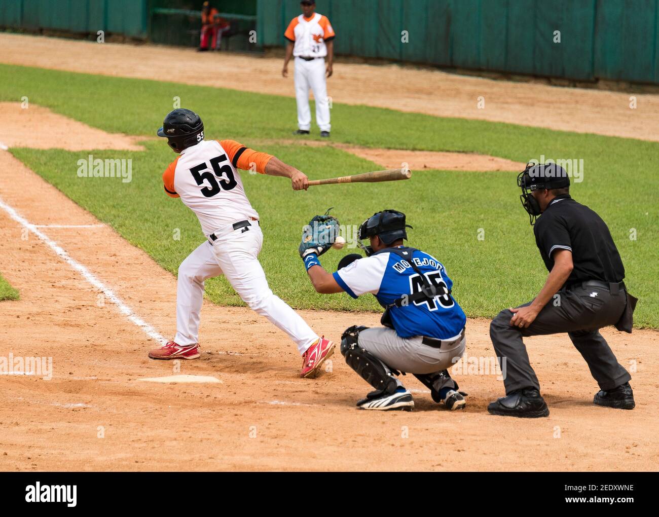 Cuban baseball: Industriales vs Villa Clara in the stadium Sandino ...