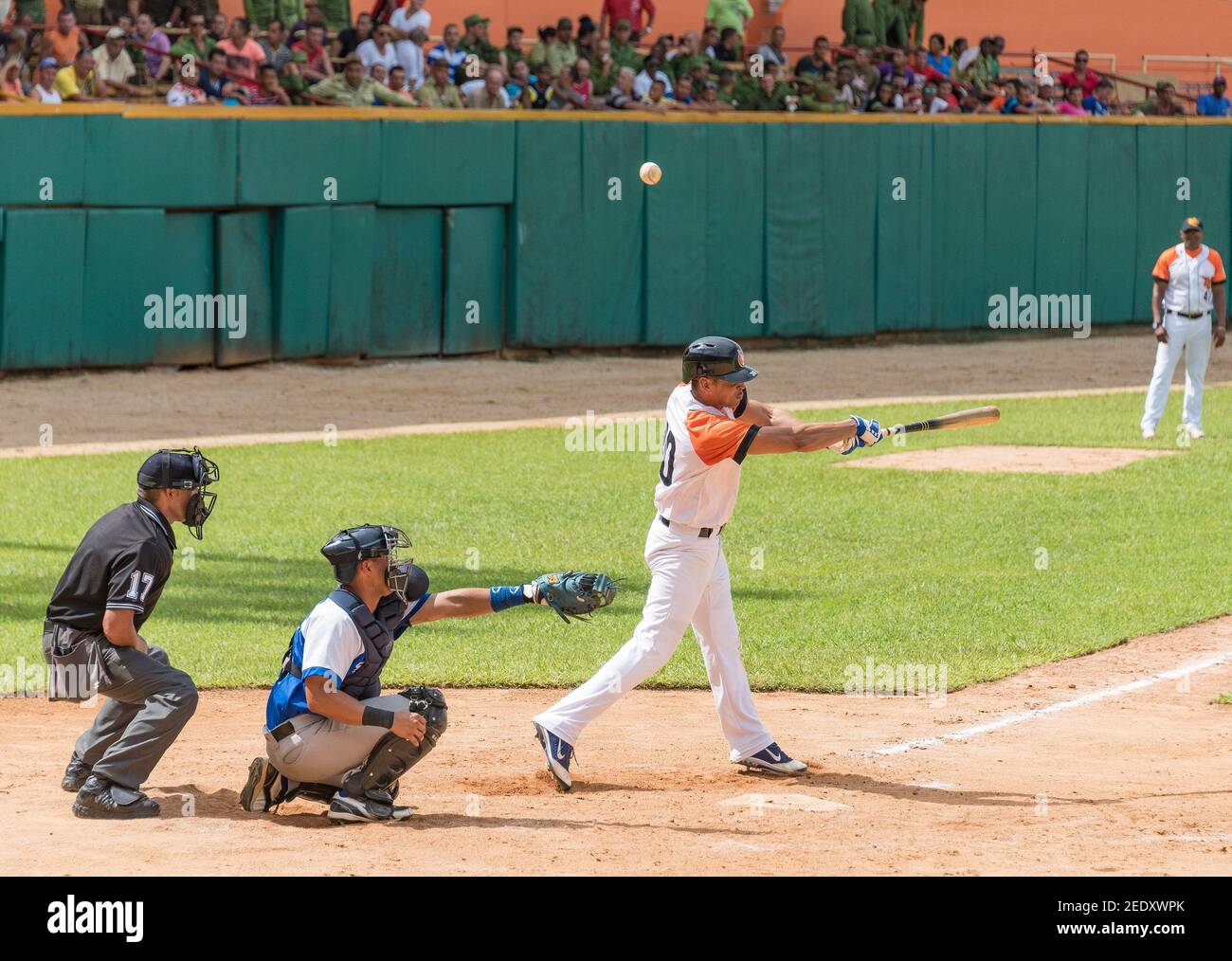 Cuban baseball: Industriales vs Villa Clara in the stadium Sandino ...