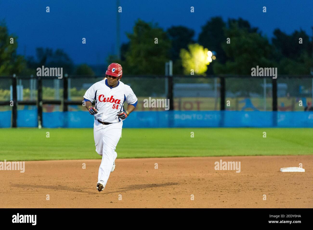 Baseball running action sport hi-res stock photography and images - Alamy