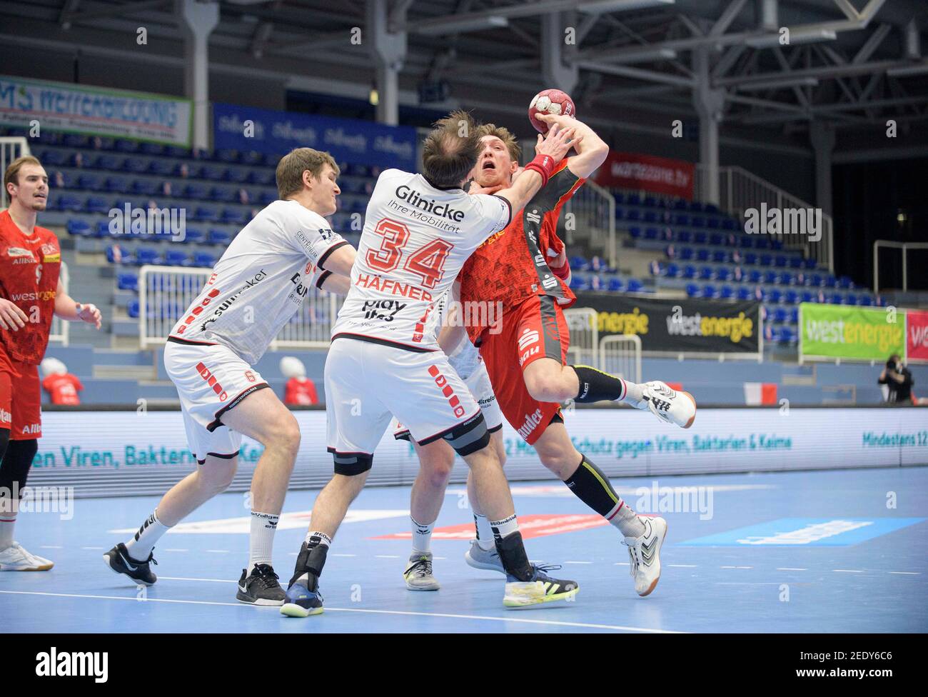 Handball player mueller hi-res stock photography and images - Alamy