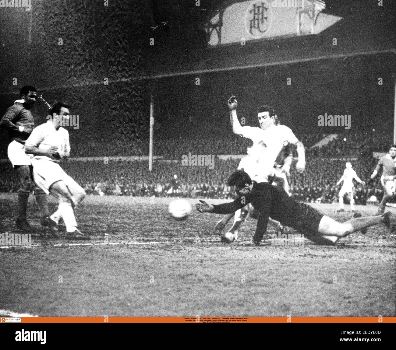 Right jimmy greaves hi-res stock photography and images - Alamy
