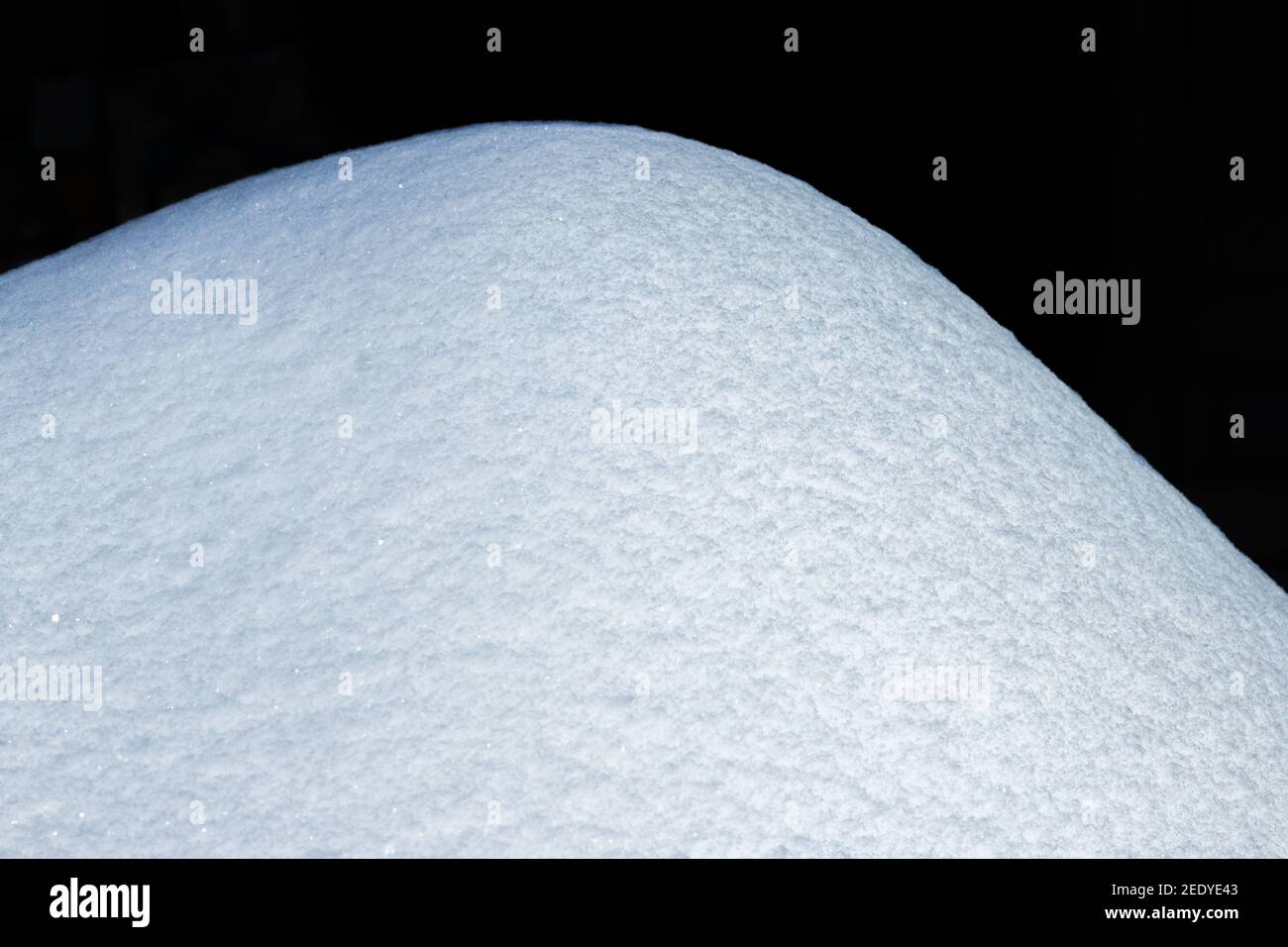 Winter snow hill on isolated black background. Fresh snowdrift template ...