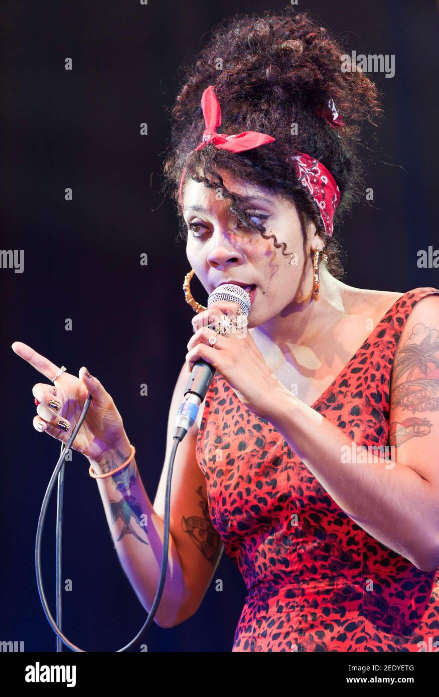 Hollie cook musician hi-res stock photography and images - Alamy