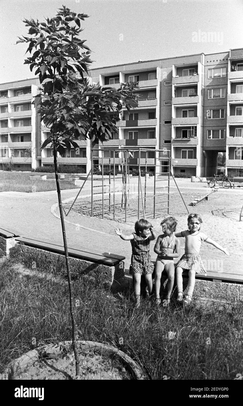 1980s children on playground hi-res stock photography and images - Alamy