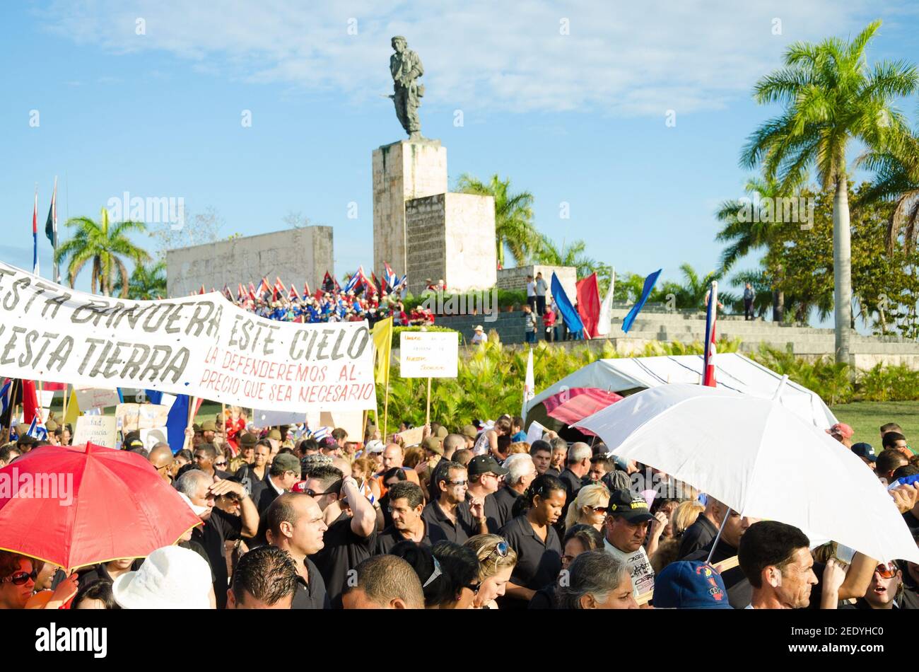 May day celebration in Cuba: Che Guevara Statue with crowd of people ...