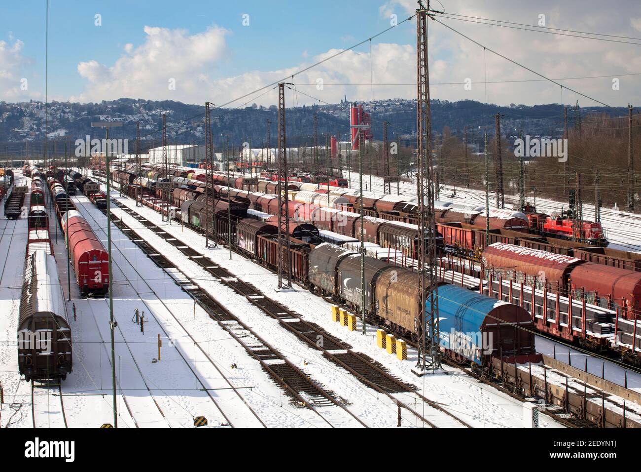 Freight train of deutsche bahn and schienen hi-res stock photography ...