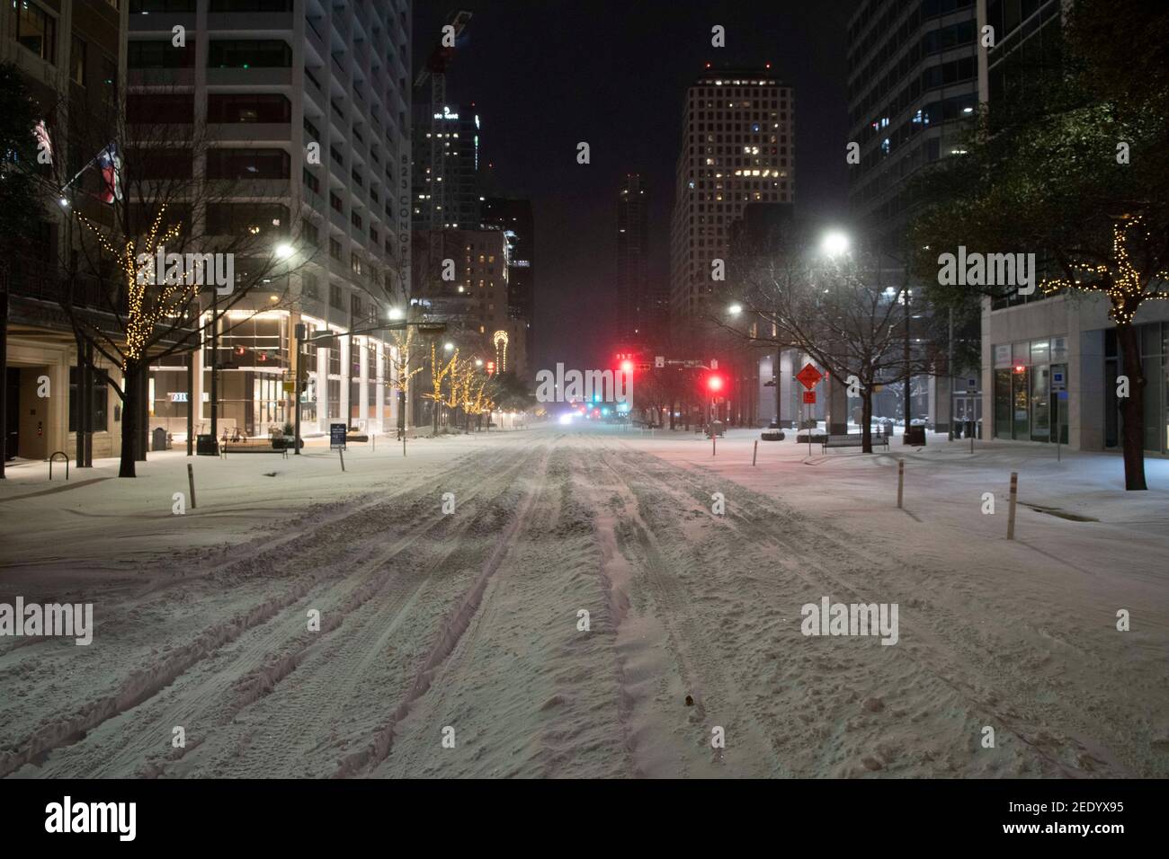Extreme snowfall 2021 hi-res stock photography and images - Alamy