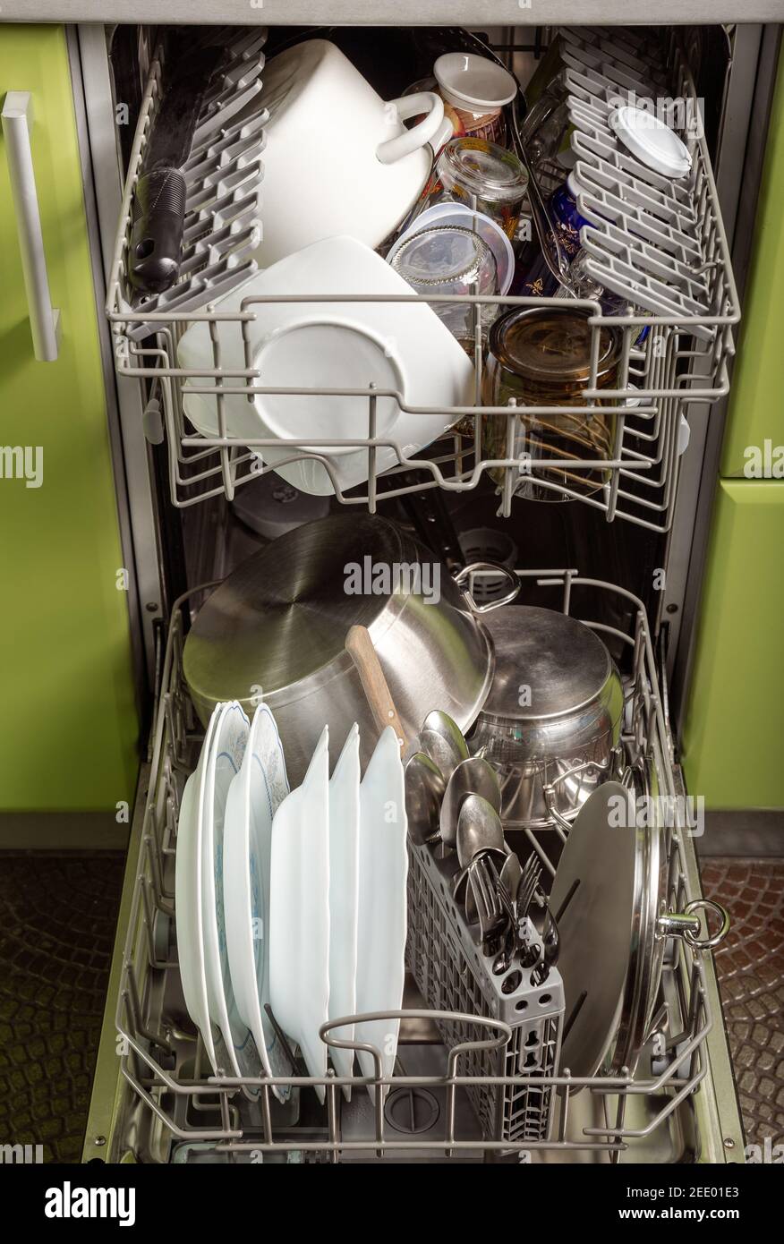 Inside dishwasher hi-res stock photography and images - Alamy