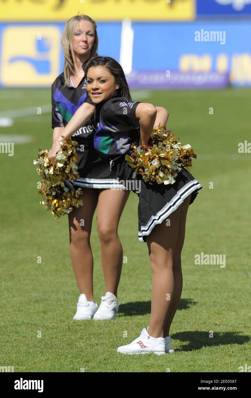 Challenge cheerleaders hi-res stock photography and images - Alamy