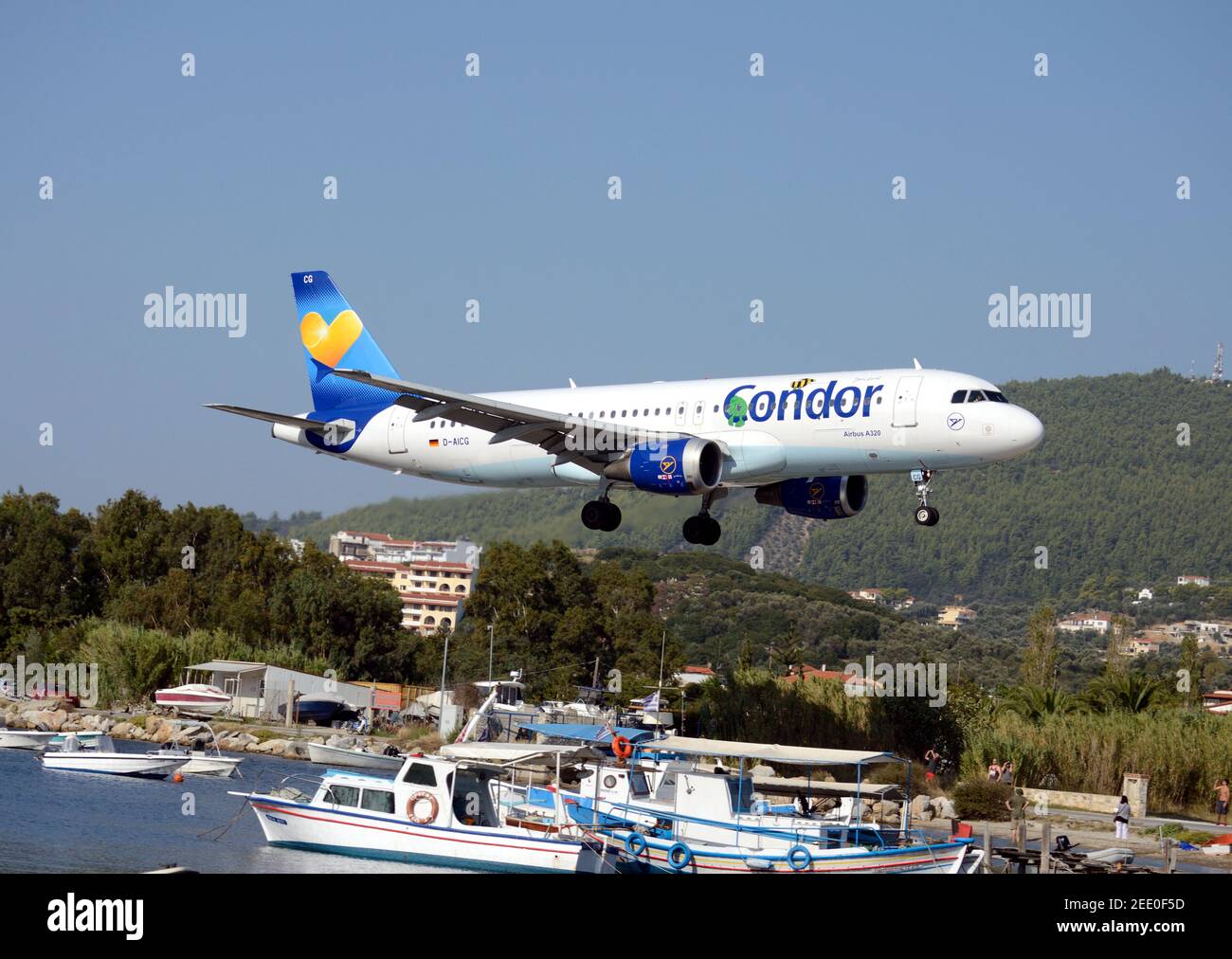 Skiathos airport hi-res stock photography and images - Alamy