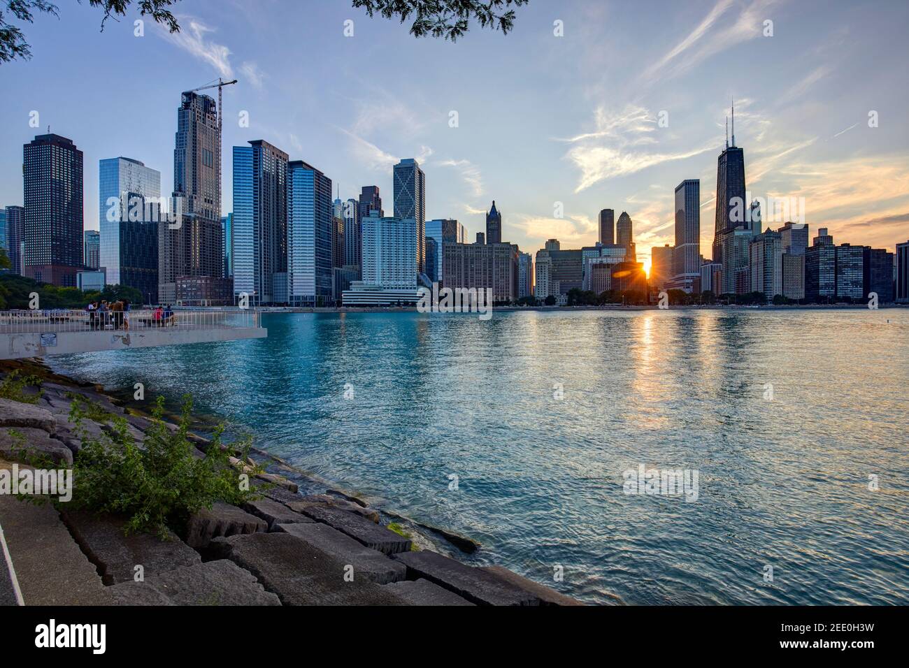 Sunset chicago skyline hi-res stock photography and images - Alamy