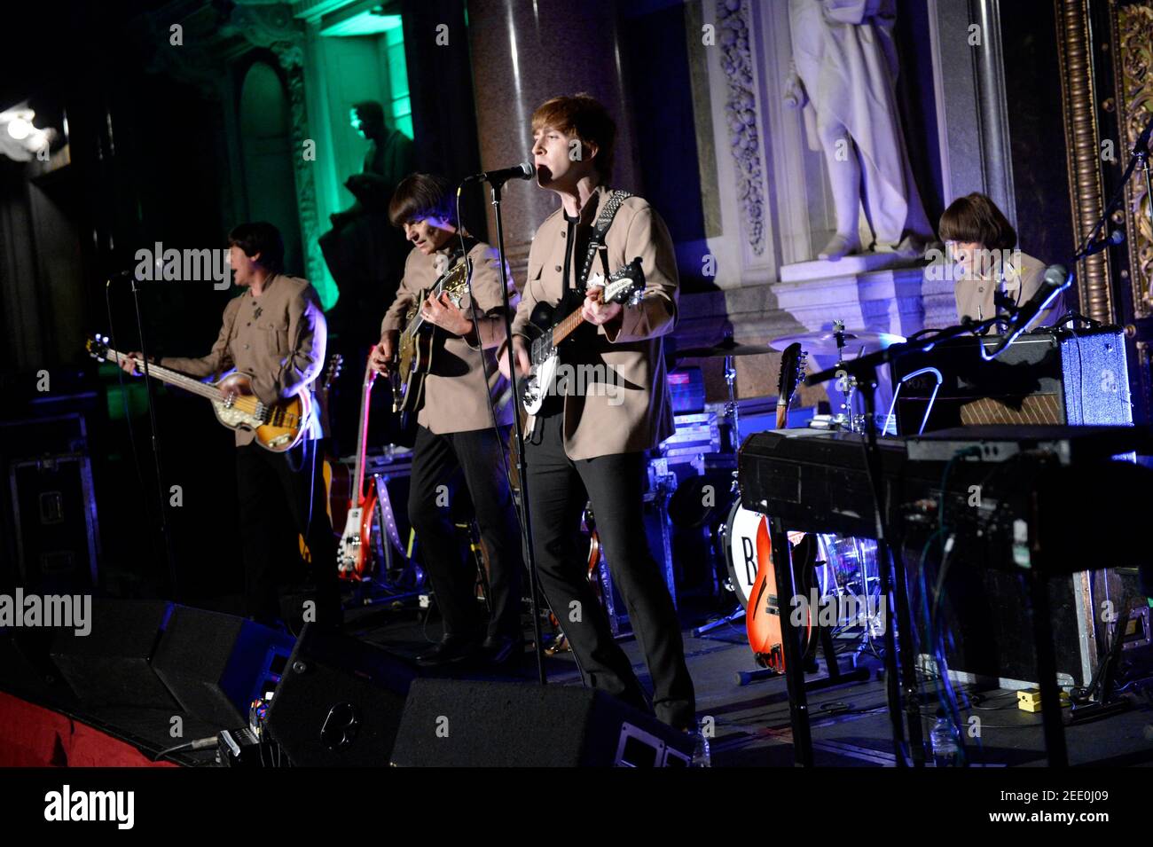 John lennon and paul mccartney 1980 hi-res stock photography and images ...