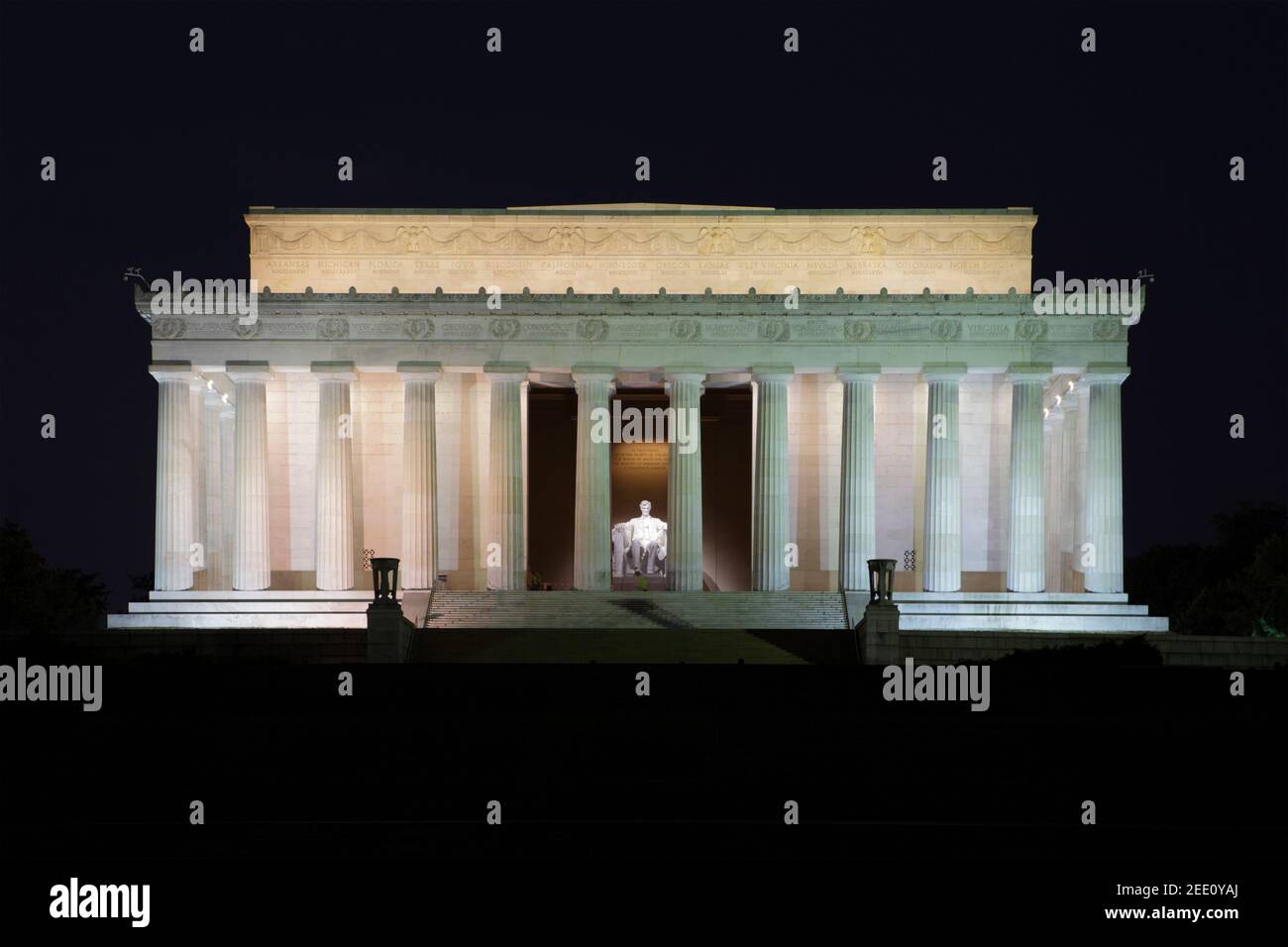 Water reflection and lincoln memorial hi-res stock photography and ...