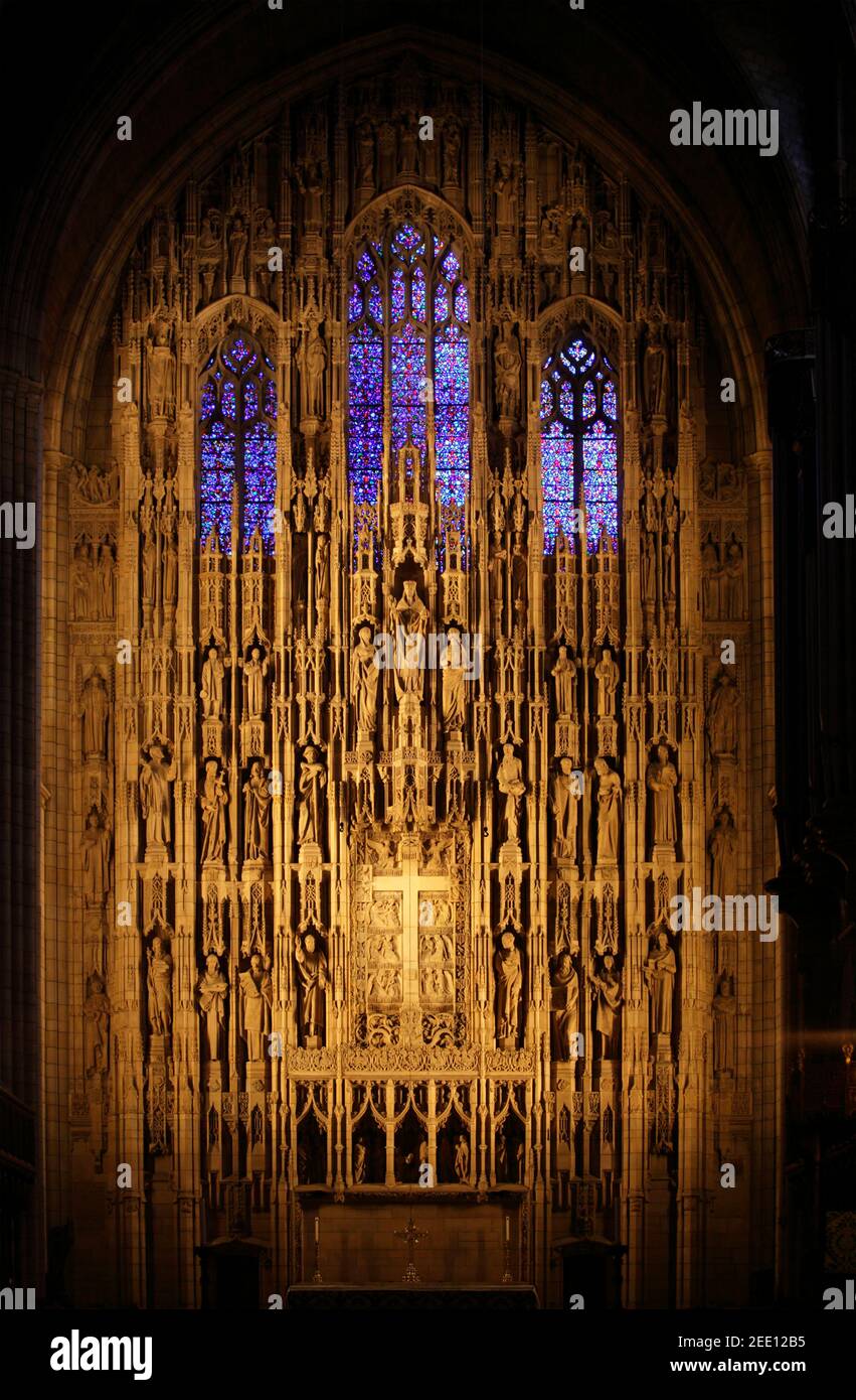 The High Altar and Reredos at St Thomas Church, New York City, USA ...