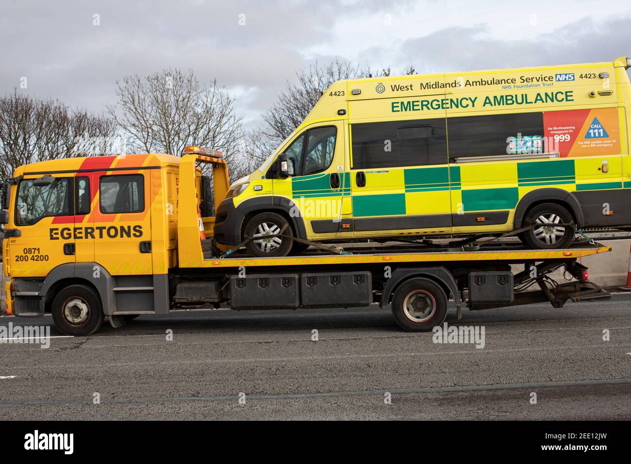 Breakdown lorry hi-res stock photography and images - Alamy