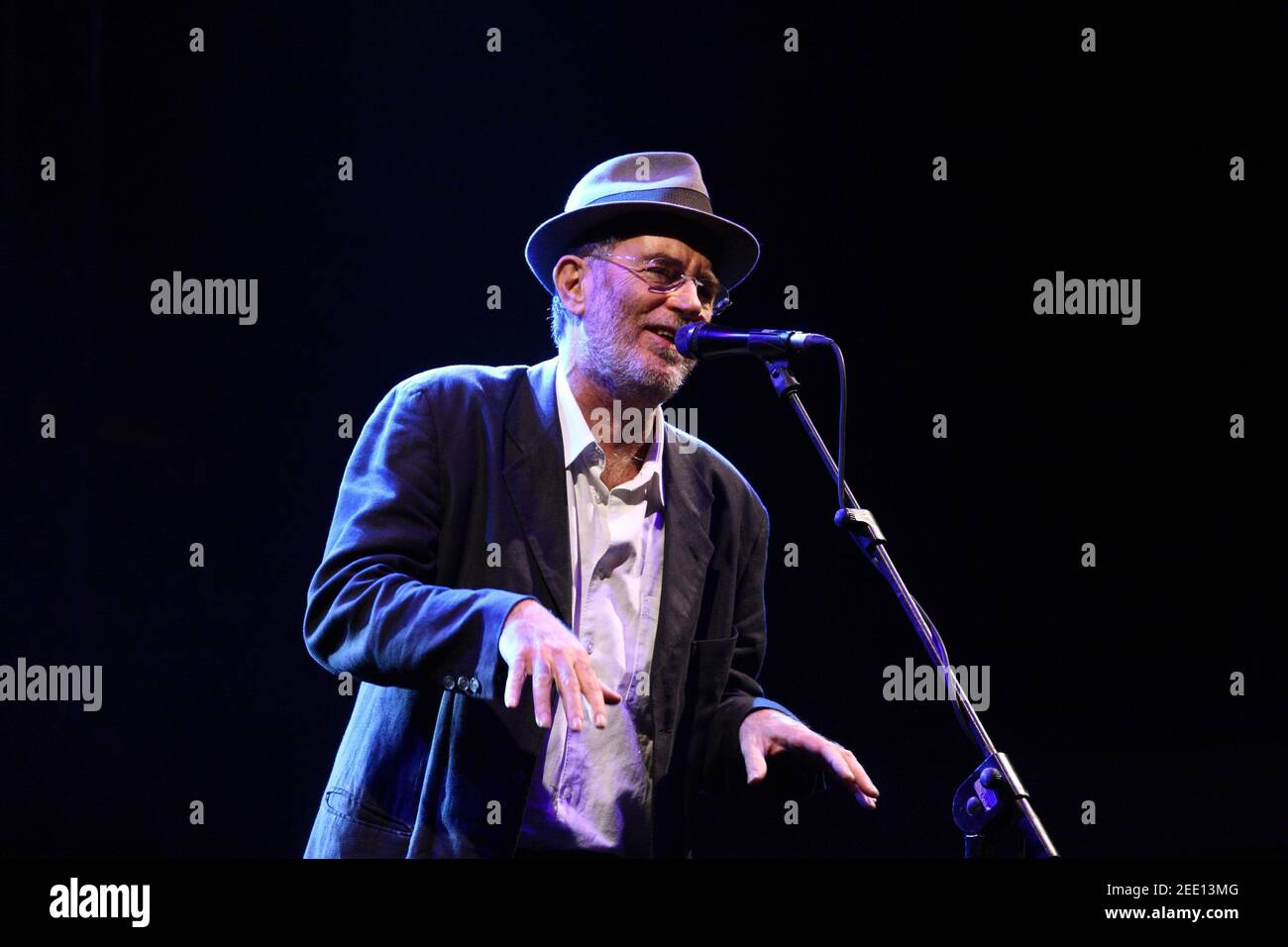 Galluccio, Italia - 26 settembre 2009: Concerto di Francesco De Gregori ...