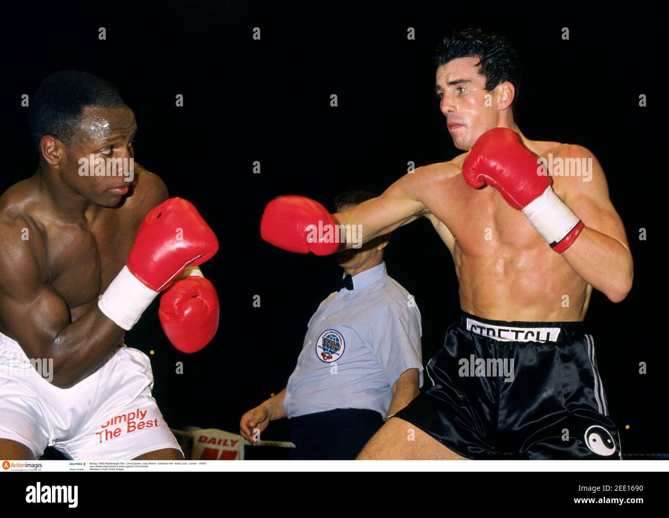 Boxing wbo middleweight title chris hi-res stock photography and images ...