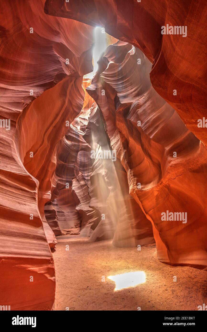 A beam of light in Upper Antelope Canyon, Arizona, United States Stock ...
