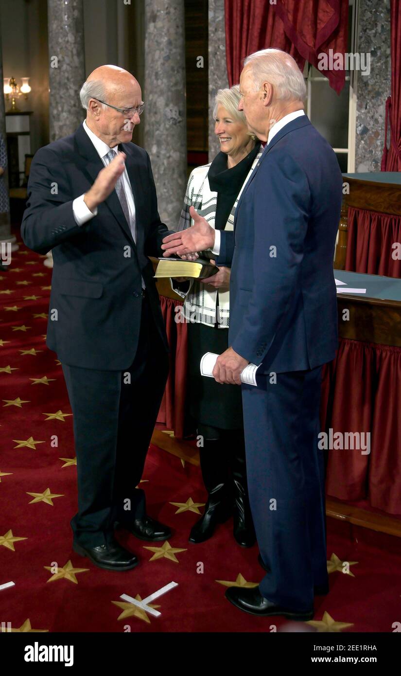 Washington DC, USA, January 6, 2015 Senator Pat Roberts (R-KS) with his ...